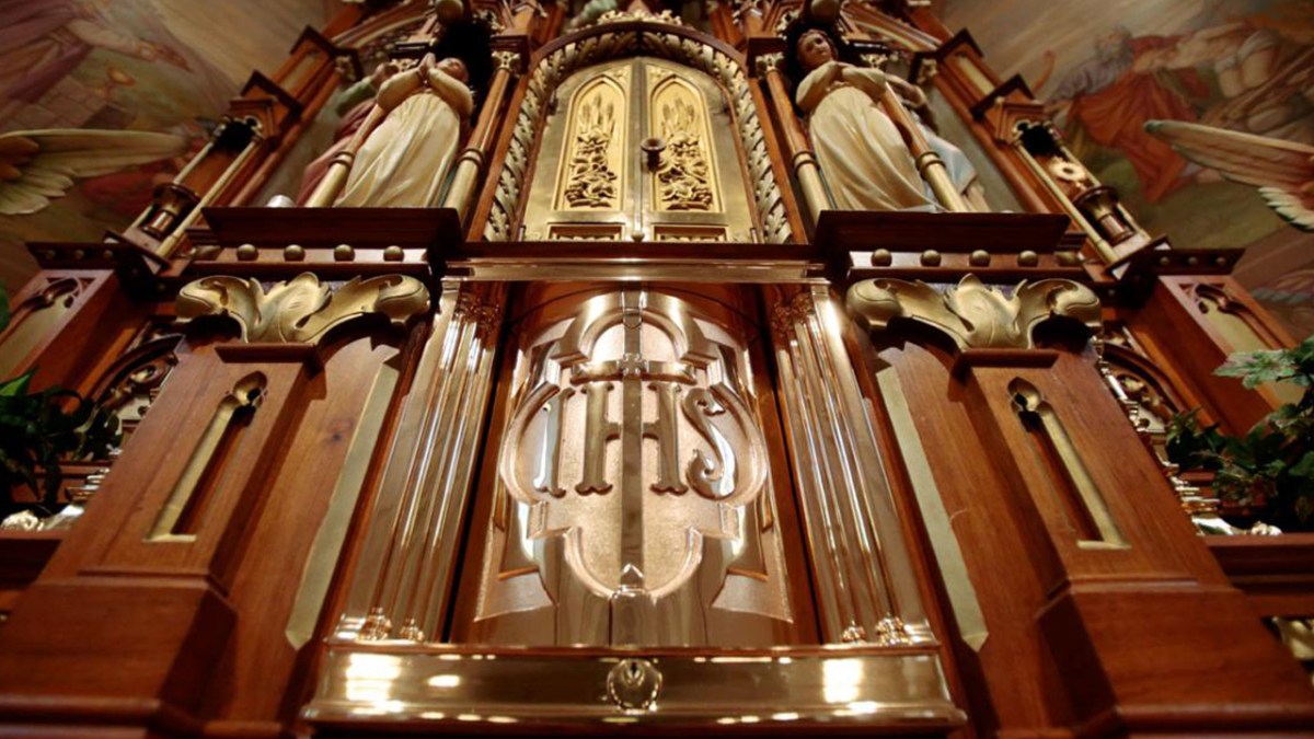 Catholic Tabernacle Inside Beyond The Politics Of Communion, A